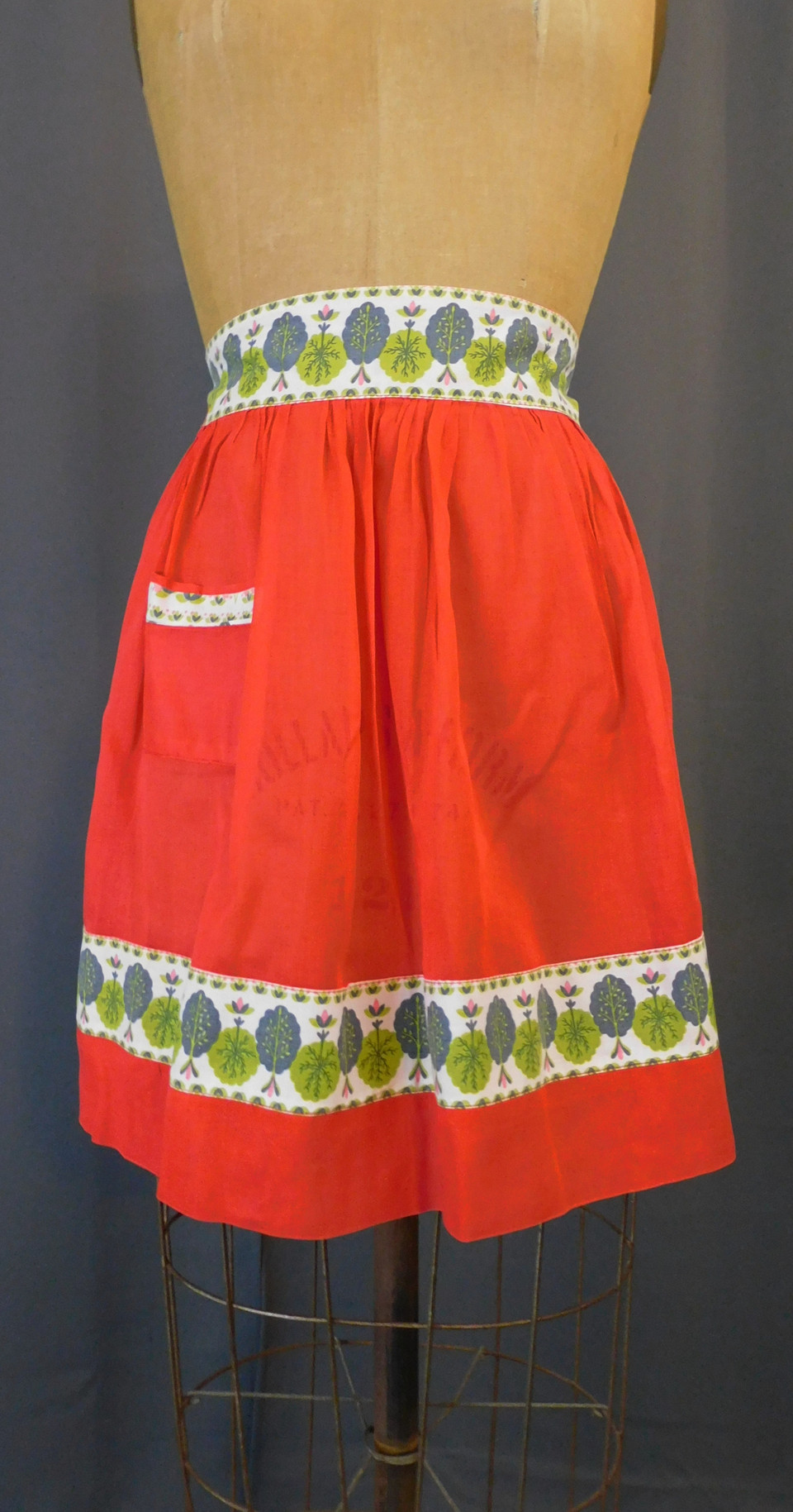 Vintage Novelty Print Apron, Crops & Farm Tools 1960s - Dandelion Vintage