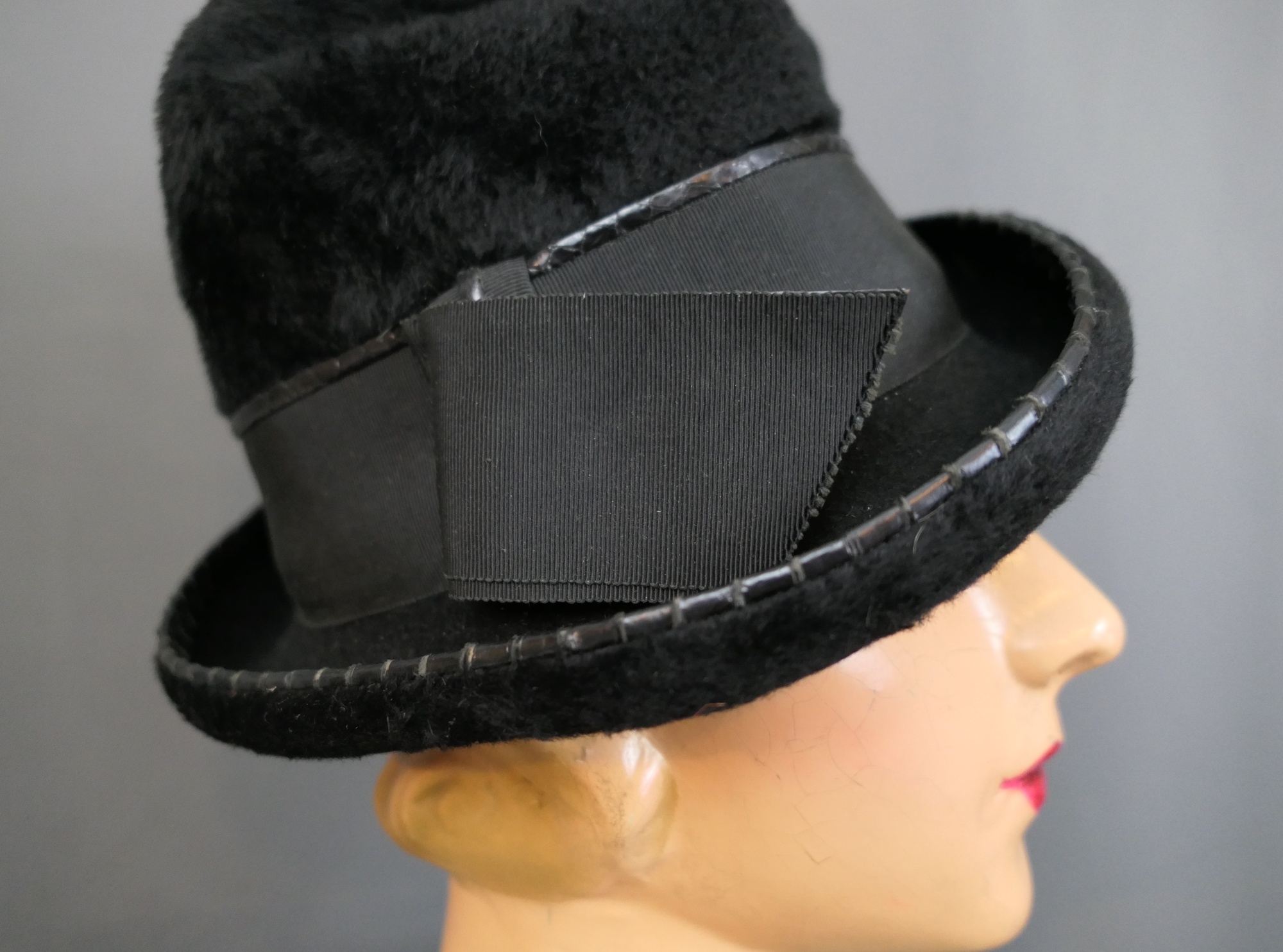 Vintage Black Plush Felt Hat with Slanted Brim & Vinyl Trim, 1960s 22 ...