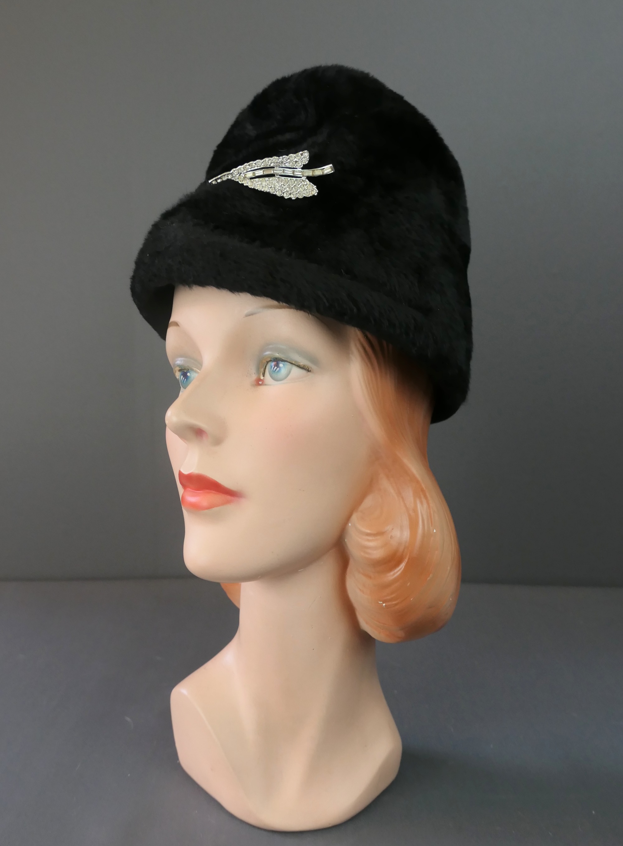 Vintage Black Toque Hat Fur Felt with Rhinestone Brooch, 1950s 22 inch ...