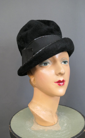 Vintage Black Plush Felt Hat with Slanted Brim & Vinyl Trim, 1960s 22 ...