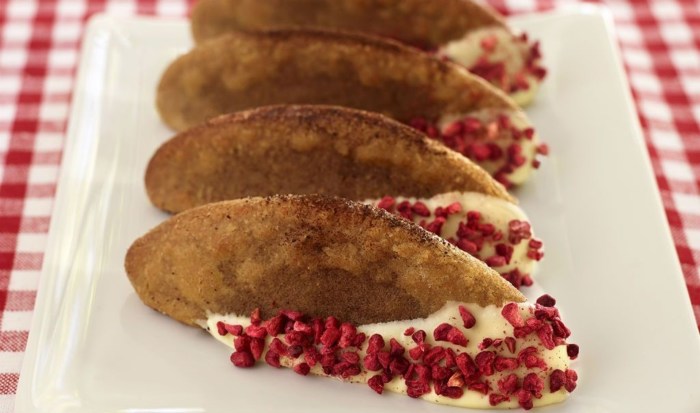 Marzipan cake with liquorice - lakridsbybulow.com