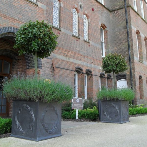 HAMPTON Square | Lead Finished Fiberglass Planters