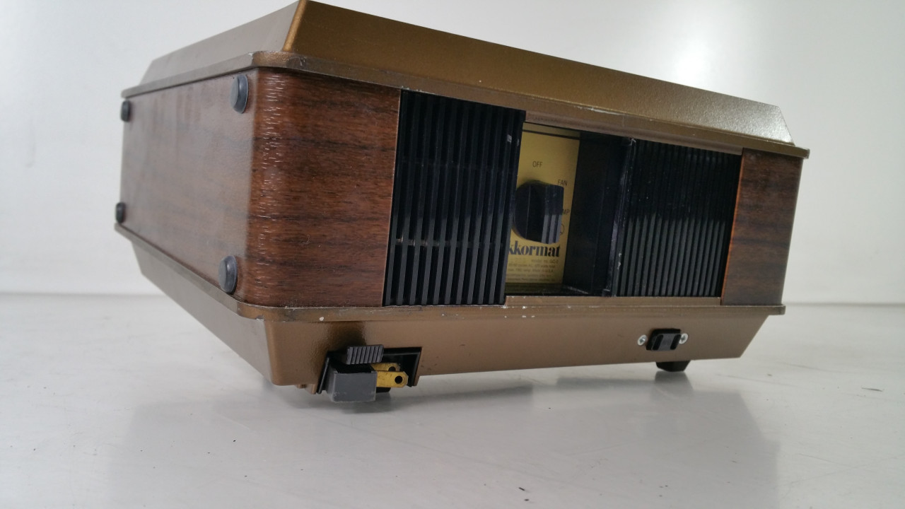 Nikkormat GC-2 Vintage Autofocus Slide Projector at TR Reuse Group