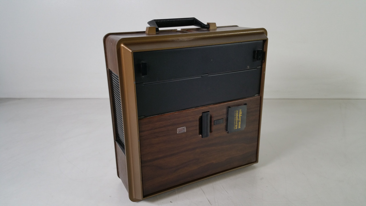 Nikkormat GC-2 Vintage Autofocus Slide Projector at TR Reuse Group