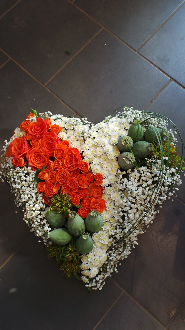 Contemporary Heart - Contemporary Flowers