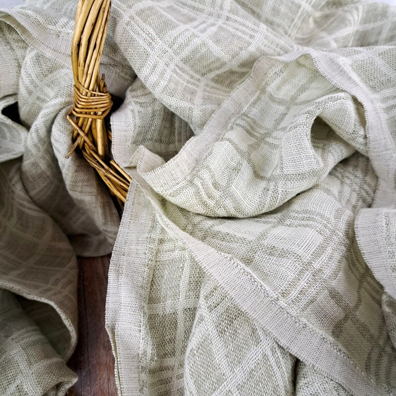 Violet washed linen fabric in delicate weave, produced in Europe | l ...