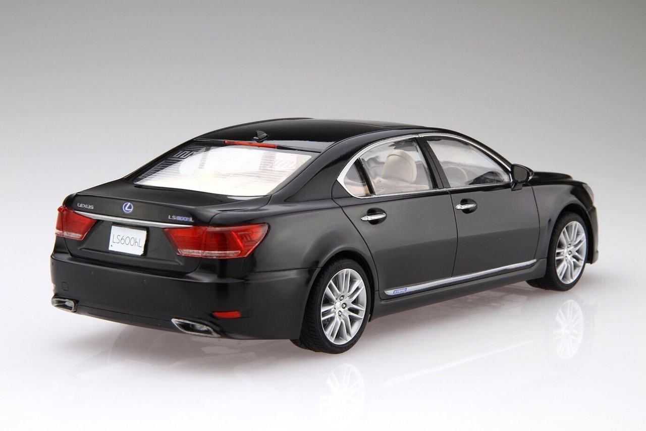 Fujimi 1/24 LEXUS LS600HL 2013 Plastic Model Kit