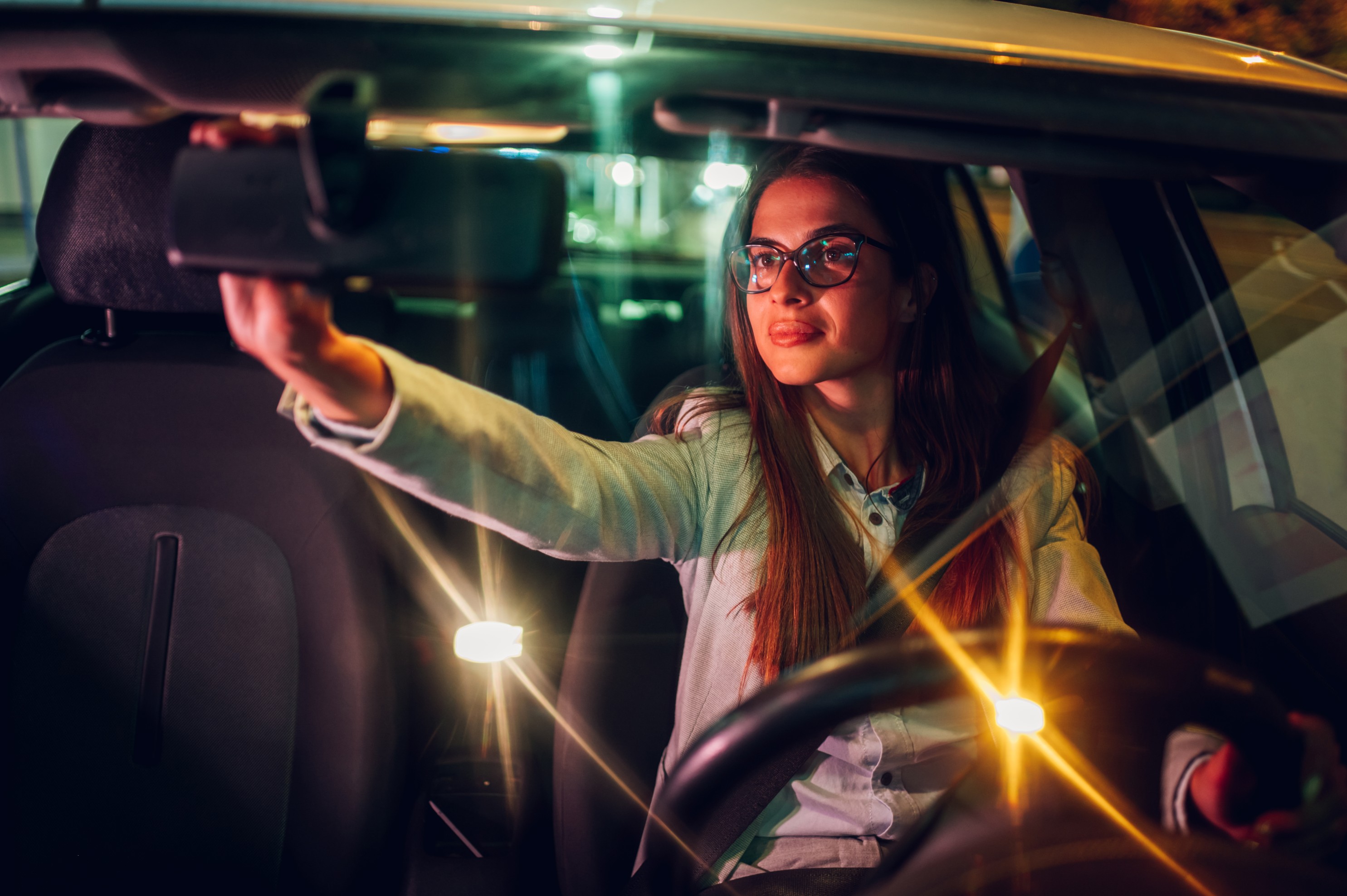 See the Difference: Best Contact Lenses for Astigmatism in 2024 ...