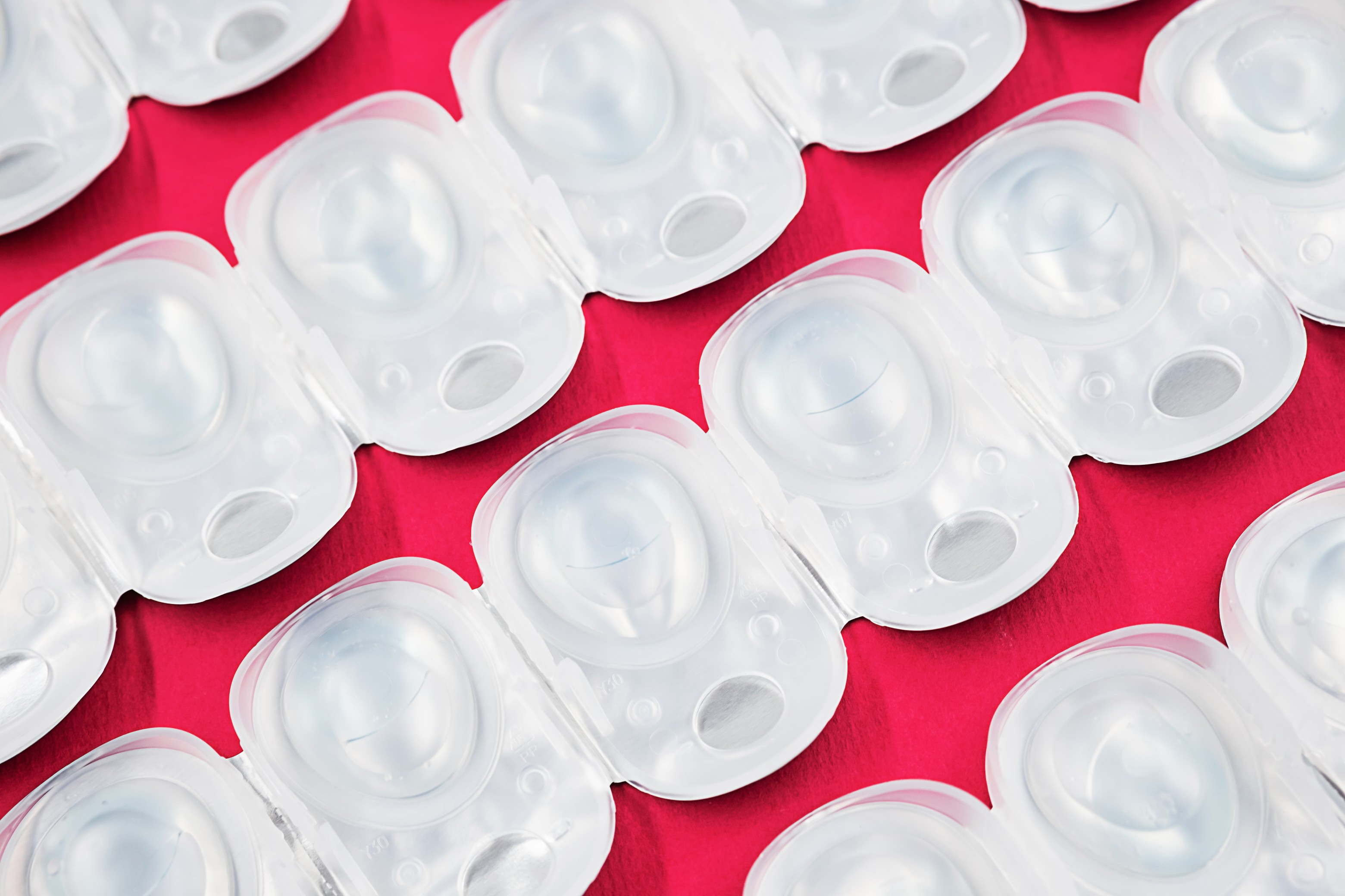 Best Daily Contacts in 2024: Beyond 20/20, What’s Next? - Lensworld.com.au