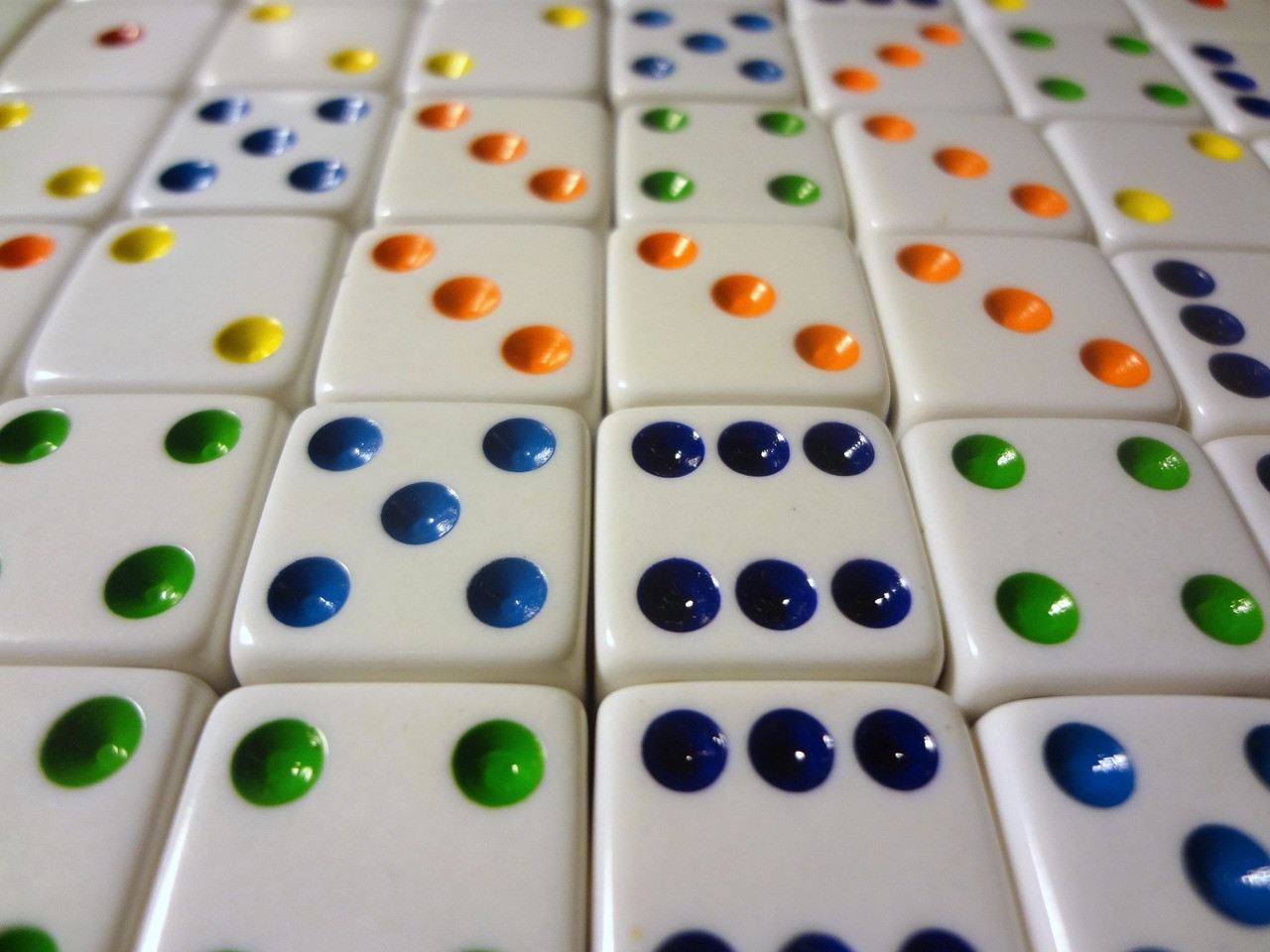 16mm White Dice w/ Colored Pips - Hobby Monsters