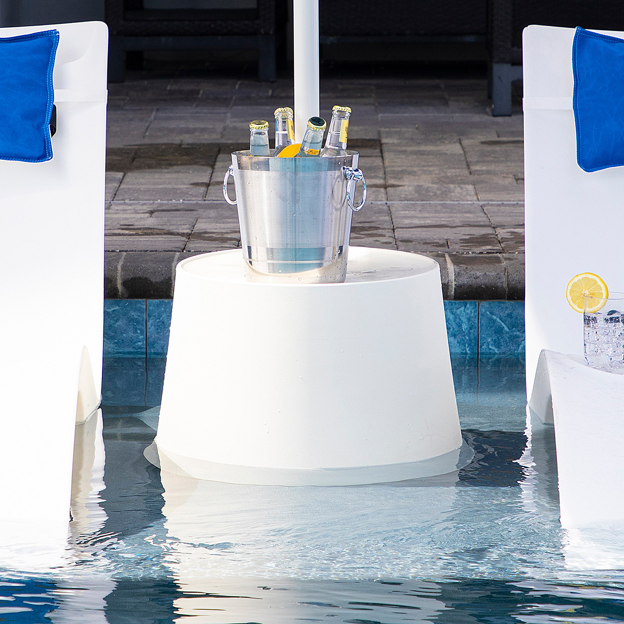 Kai White 19 in. Round Side Table (White Finish) — Planner 5D