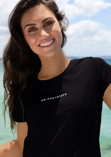 ON POINT LOGO TEE