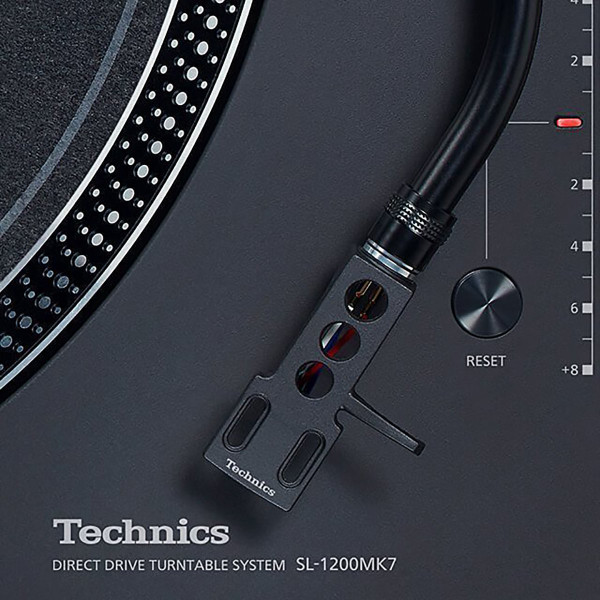 Technics SL-1200MK7 Direct Drive Turntable — Silver