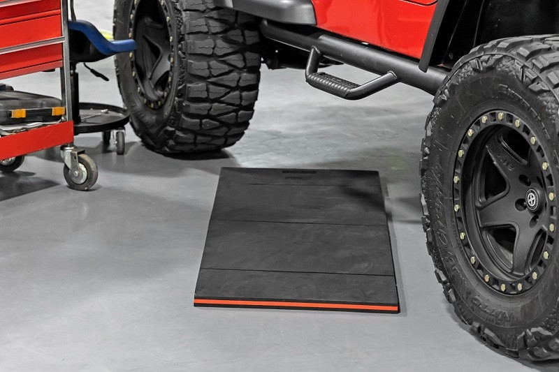 Ford Bronco/ Bronco Sport Folding Mechanics Mat by Rough Country - 9902 ...
