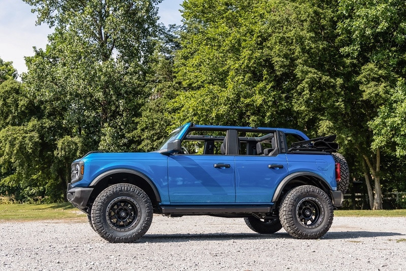 Ford Bronco 2" Lift Kit by Rough Country - 40400