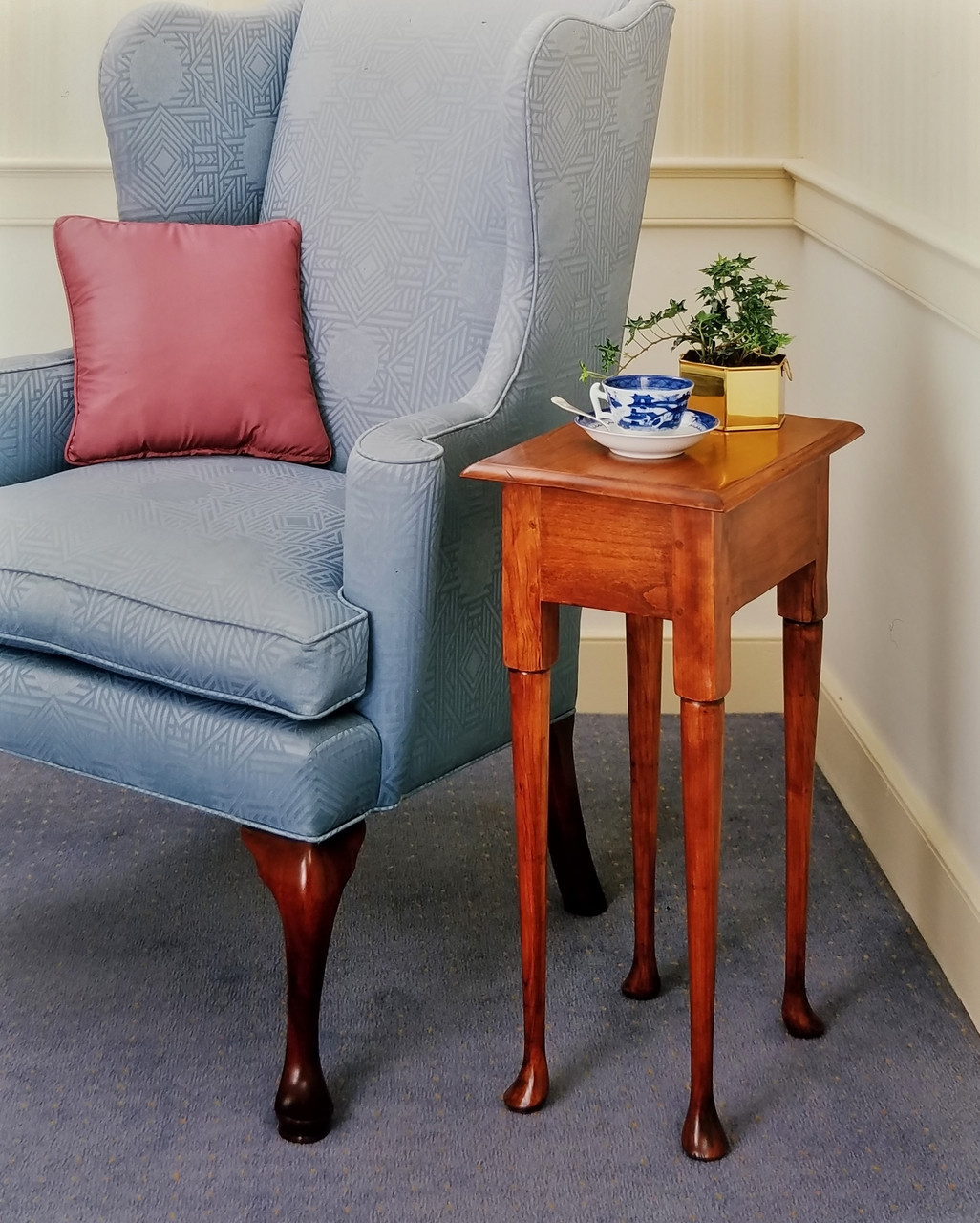 Pad Foot Table - BayneBox.com