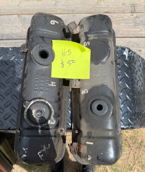 Used 225 V6 valve cover set #5 - Partsdude4x4
