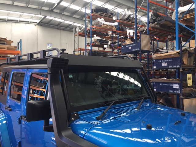 JK roof rack wind deflector