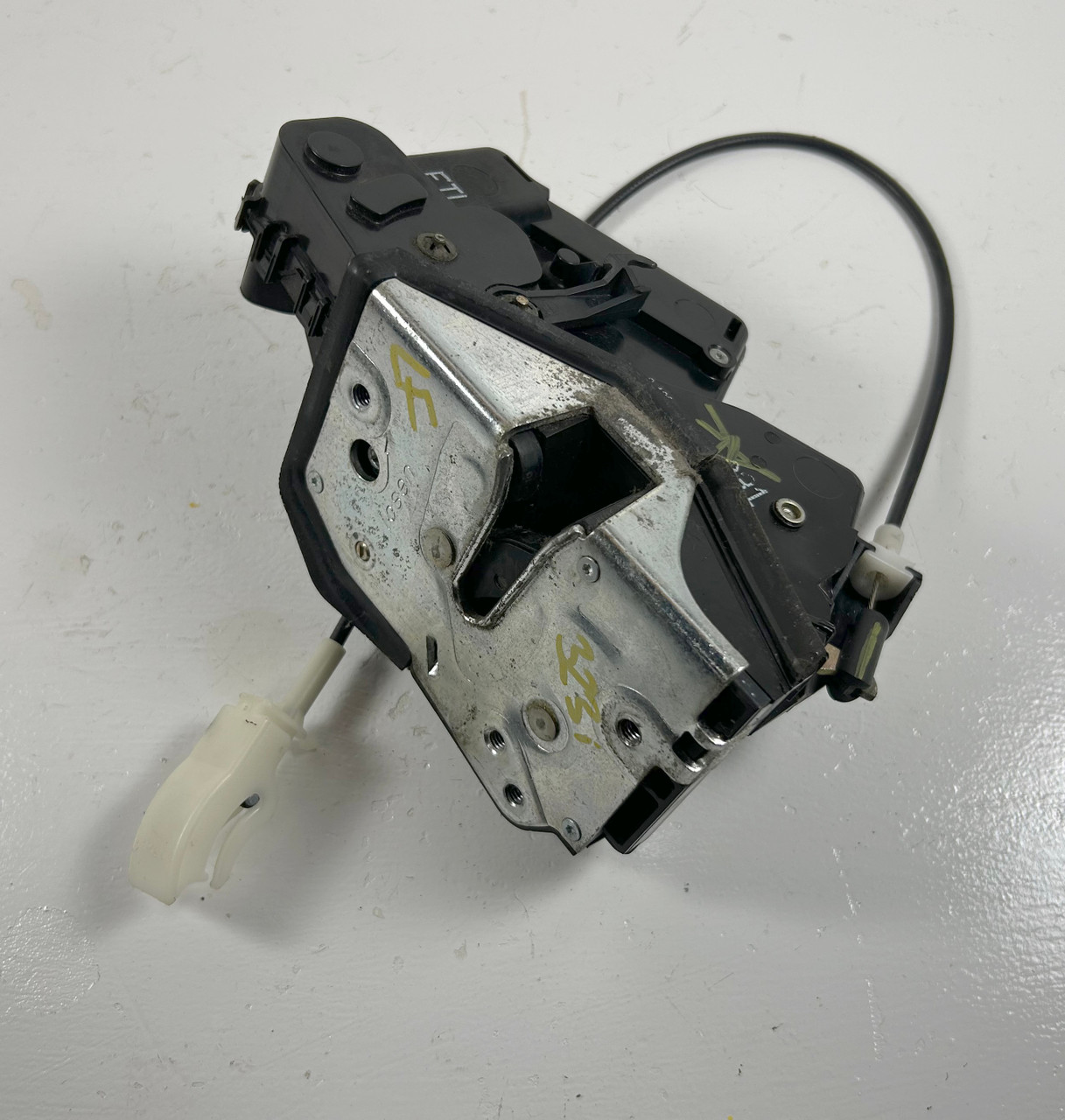 Driver Door Lock Actuator Striker BMW 328 330 323 51217011305