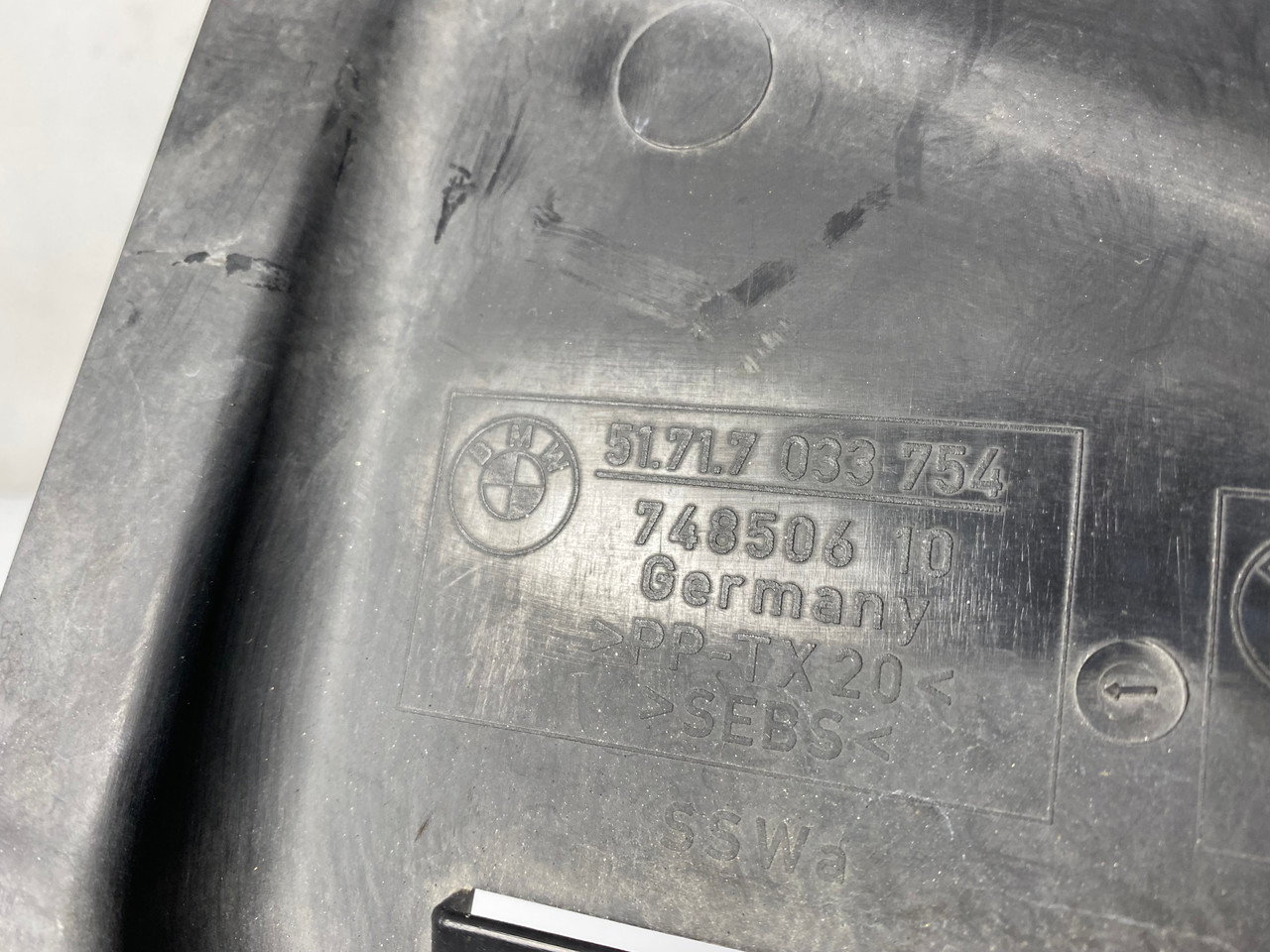 BMW E60 5-SERIES PASSENGER FRONT ENGINE SPLASH SHIELD 7033754 ...