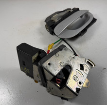 BMW 8245466 E39 5-series Right Rear Exterior Door Handle