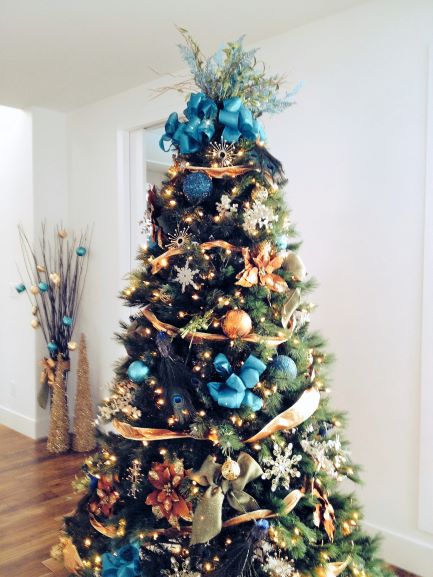 How to Decorate the Perfect Tree - BELLA CASA DESIGN CENTRE