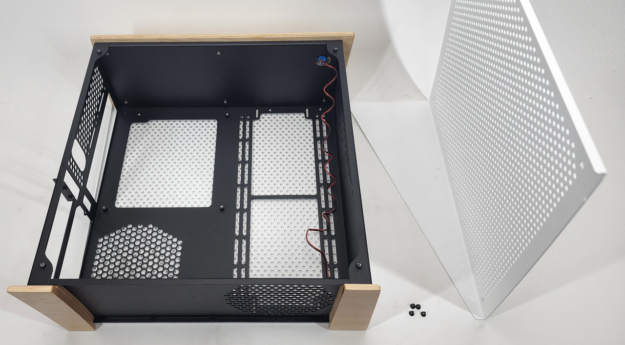 Artesian Builds Custom Pluto White Maple Wood SFF Mini ITX Computer ...