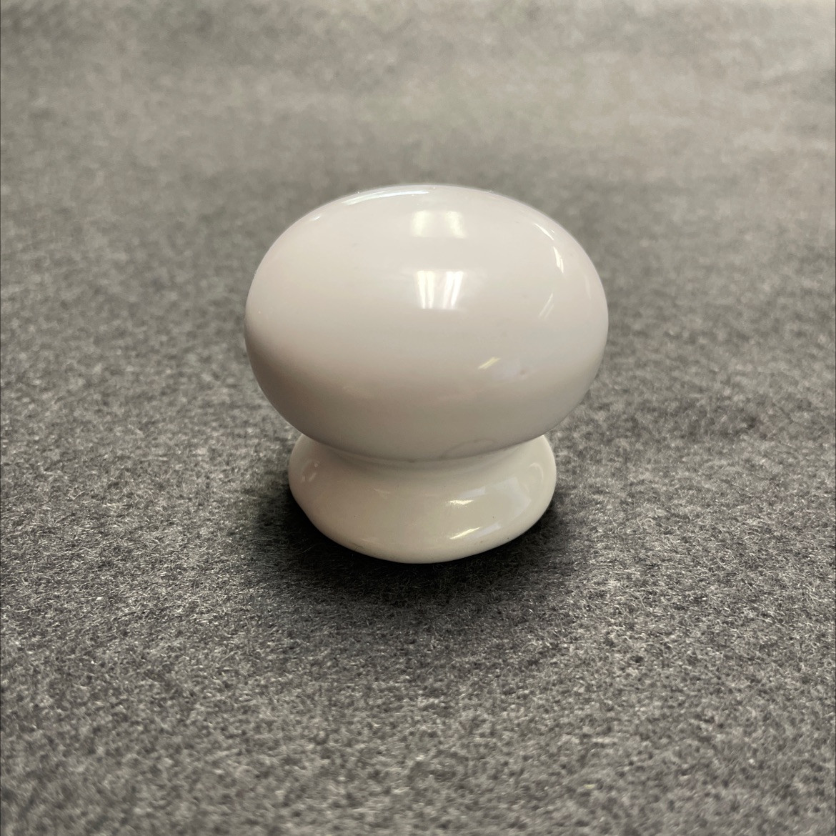 1-1/2" Ceramic Knob Colonial White
