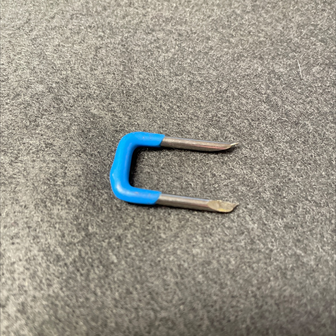 1/2" Metal PVC Coated Insulated Staples