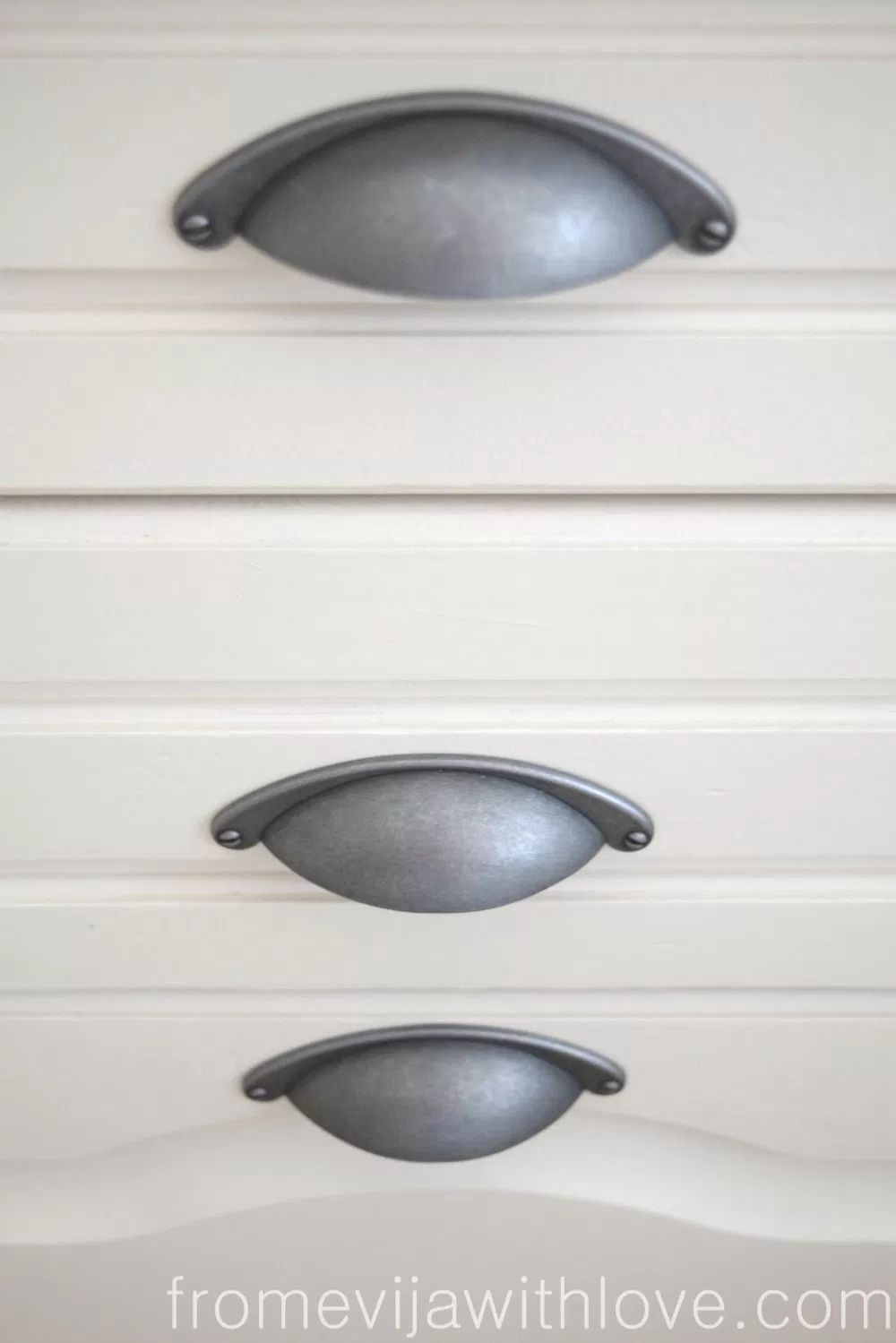 2-1/2" Country Store Cup Pull Antique Pewter