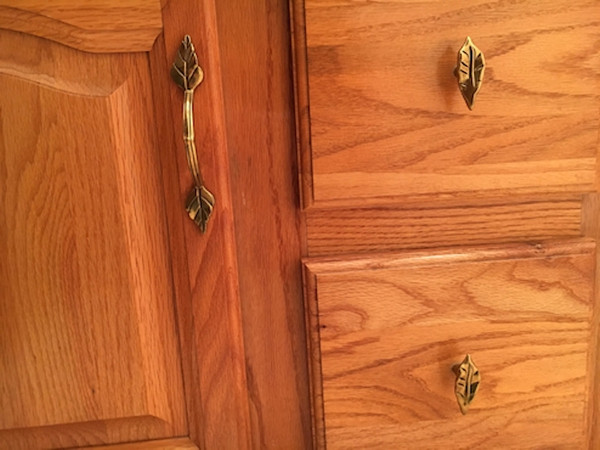 2" Windsor Leaf Design Knob Antique English