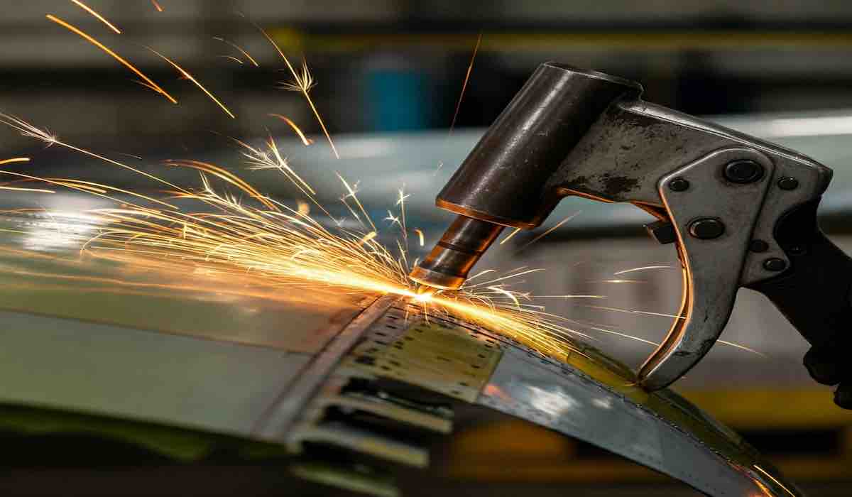 Air Hammer Rivet Guns: Essential Tools for Aircraft Assembly - Tend ...