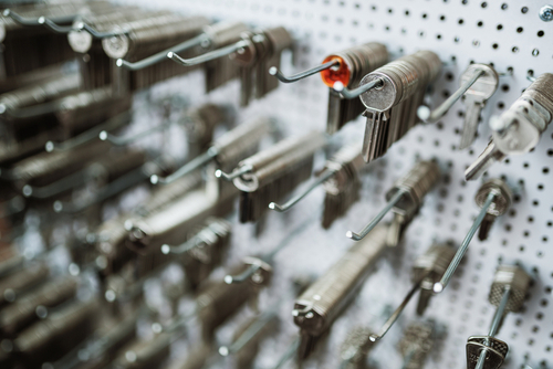 Shop Hardware AKG Working Store