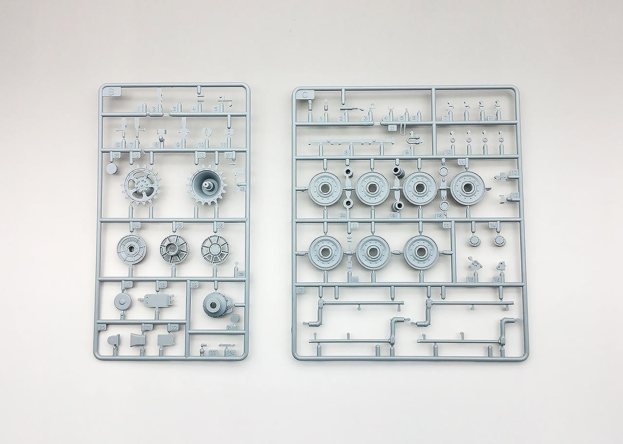 1/35 Amusing Hobby Pz.Kpfw. Panther II - Squadron.com