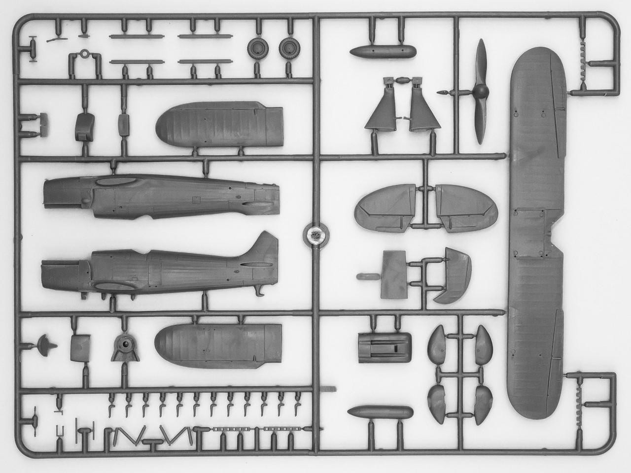 1/72 ICM Heinkel He 51A-1, German Biplane Fighter - Squadron.com