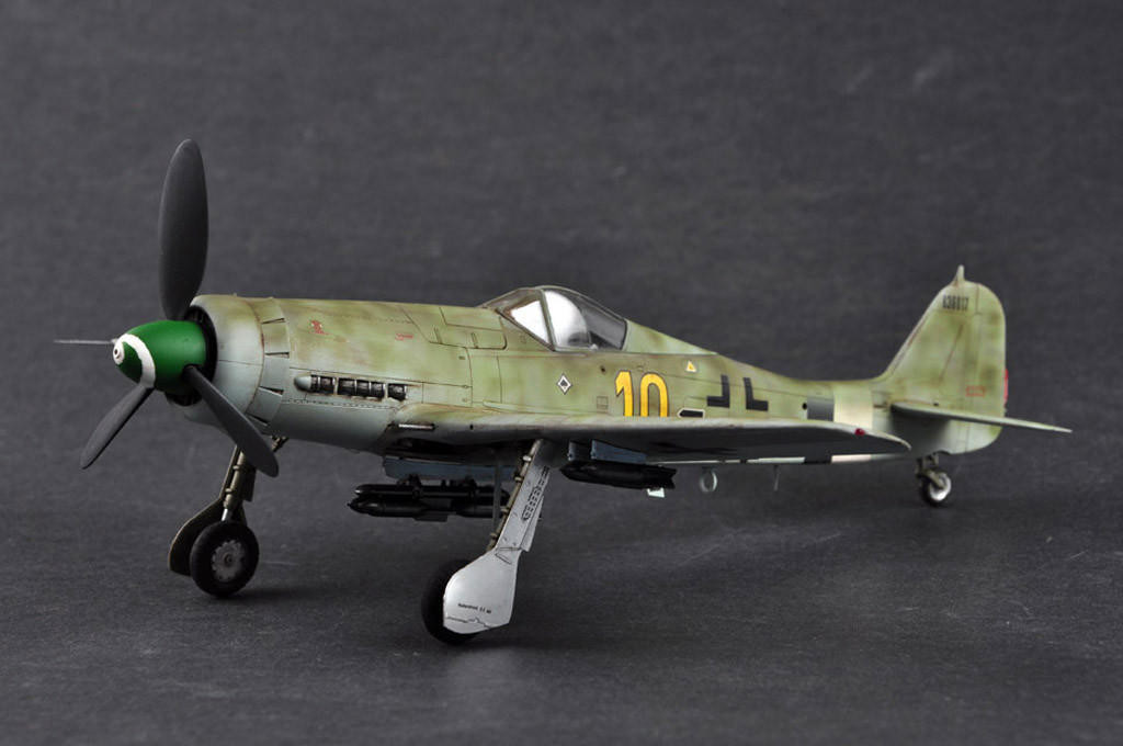 1/48 Hobby Boss Focke-Wulf Fw 190D-13 - HY81721 - Squadron.com