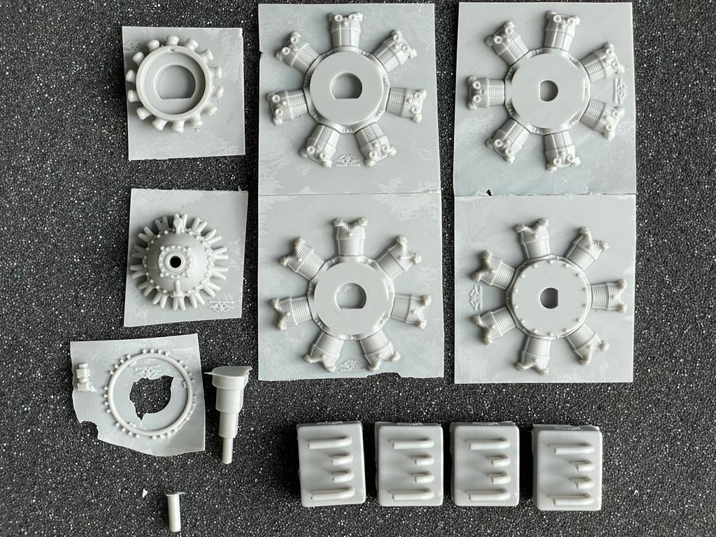 1/32 Infinity Models Engine set - Squadron.com
