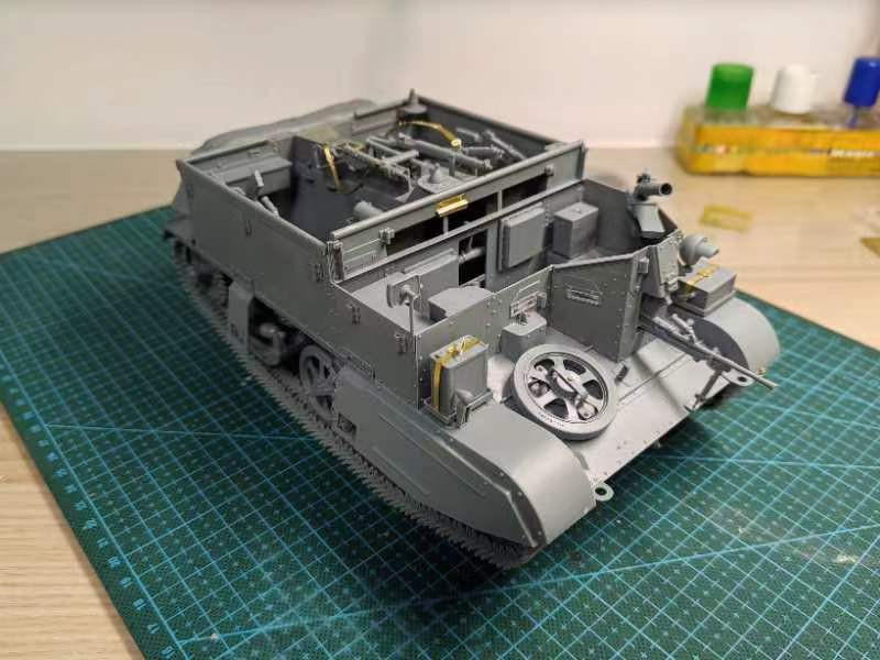 1/16 Gecko Models Universal Carrier Mk.II Plastic Model Kit - Squadron.com