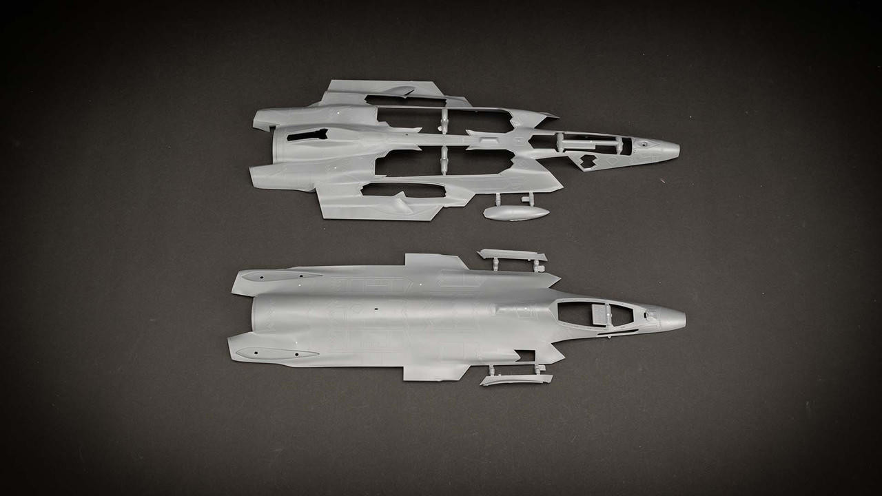 1/48 Kitty Hawk F-35C Lightning II -Plastic Model Kit - Squadron.com