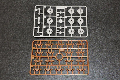 1/35 Trumpeter Soviet T-10A Heavy Tank - Squadron.com