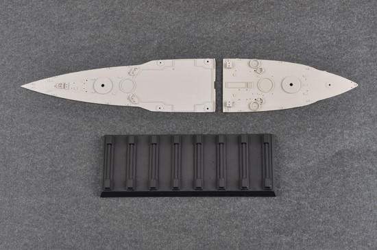 1/700 Trumpeter USS Tennessee BB43 Battleship 1944 - Squadron.com