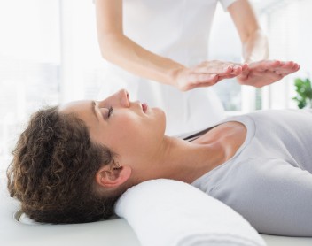 Beginner's Guide to Reiki & Reiki Healing - Holistic Shop