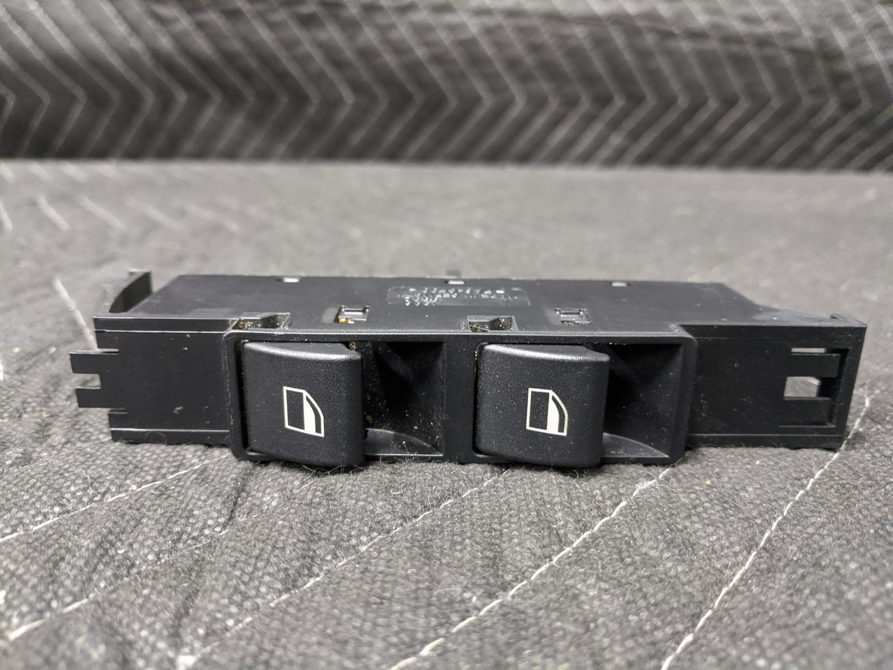 BMW E46 3-Series Coupe Window Lifter Switch Left Driver 61316902175