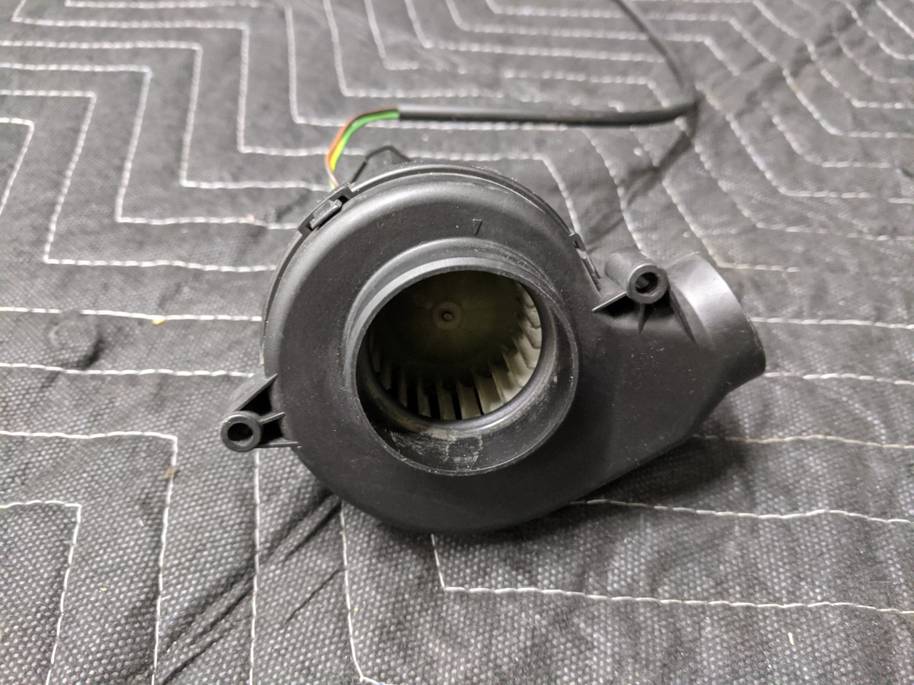 BMW E38/E39/E46/E53/E70/E83 12901438062 | recycleBMWs.com | Used BMW Parts