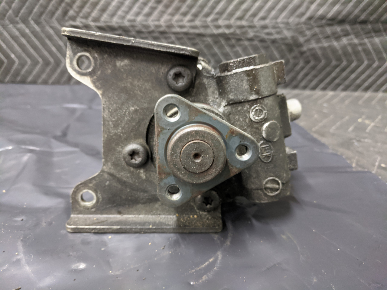 BMW E36 3-Series Power Steering Pump LUK 32411093360