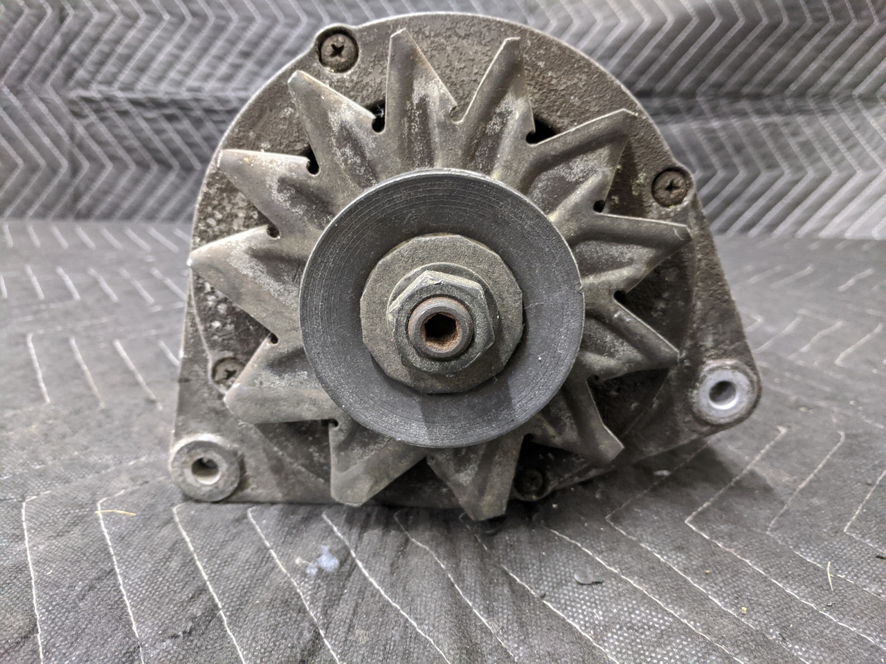 BMW E31/E32 7-Series 8-Series M70 Alternator 140 Amp 12311733060