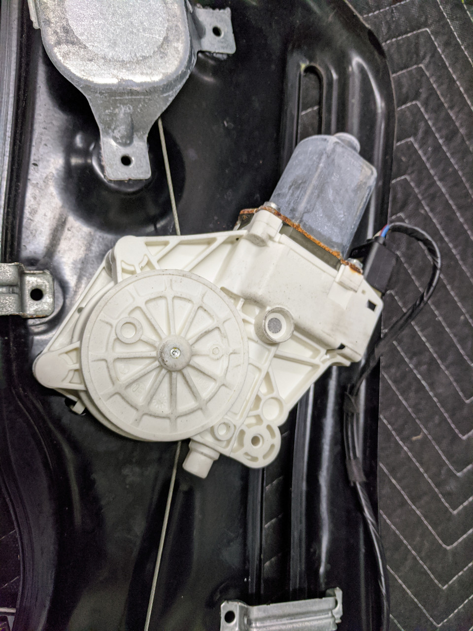 BMW E93 3-Series M3 Convertible Window Lifter Regulator Rear Right ...