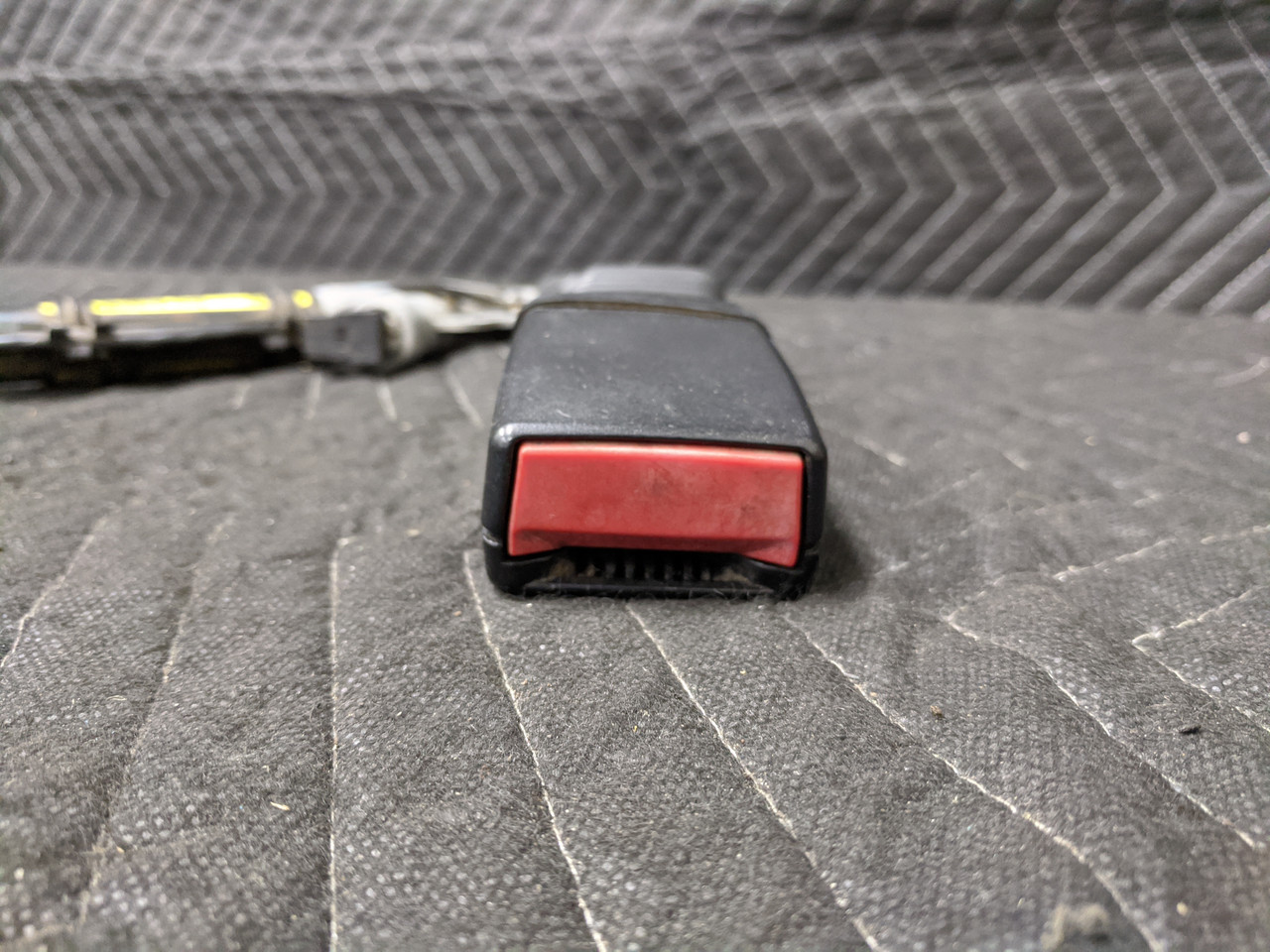 BMW E53/E83/E85/E86 X5 X3 Z4 Lower Seat Belt Receiver Left Front ...