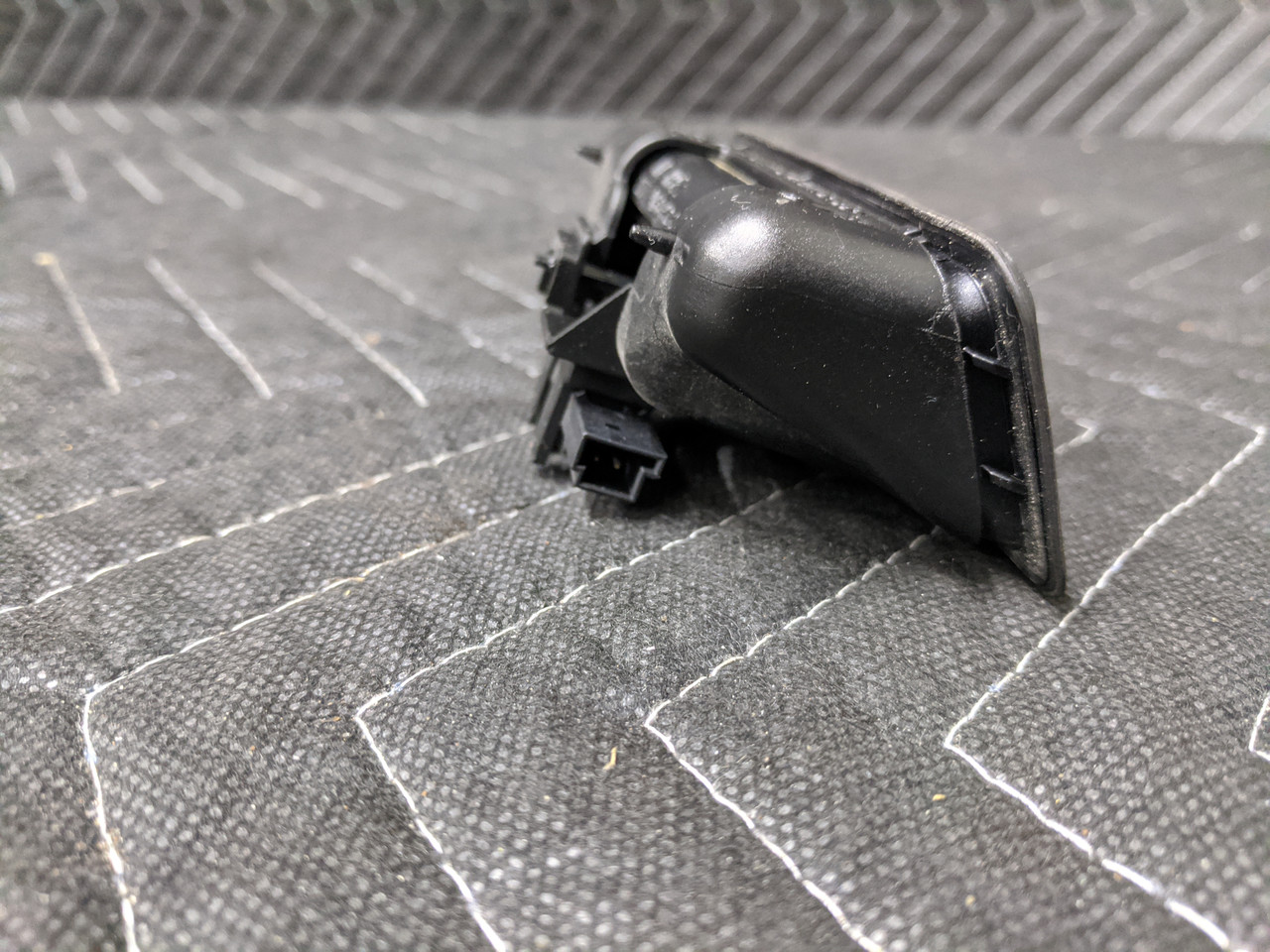 BMW E60/E70/E93 M3 M5 X5 Boot Lid Tailgate Push Button Release 51247118158