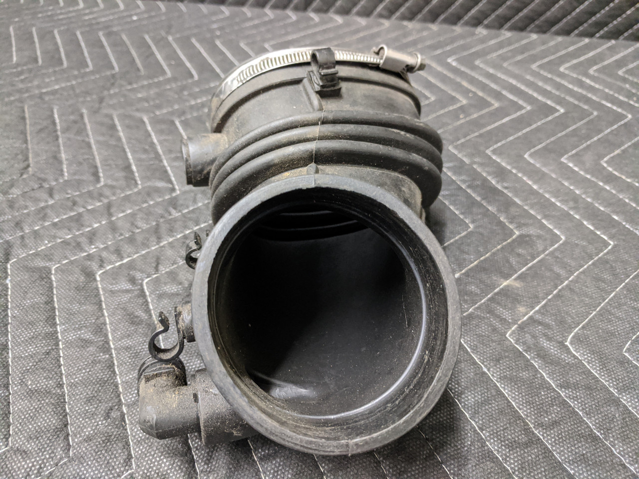 BMW E30 3-Series M42 Engine Intake Boot 13711734385